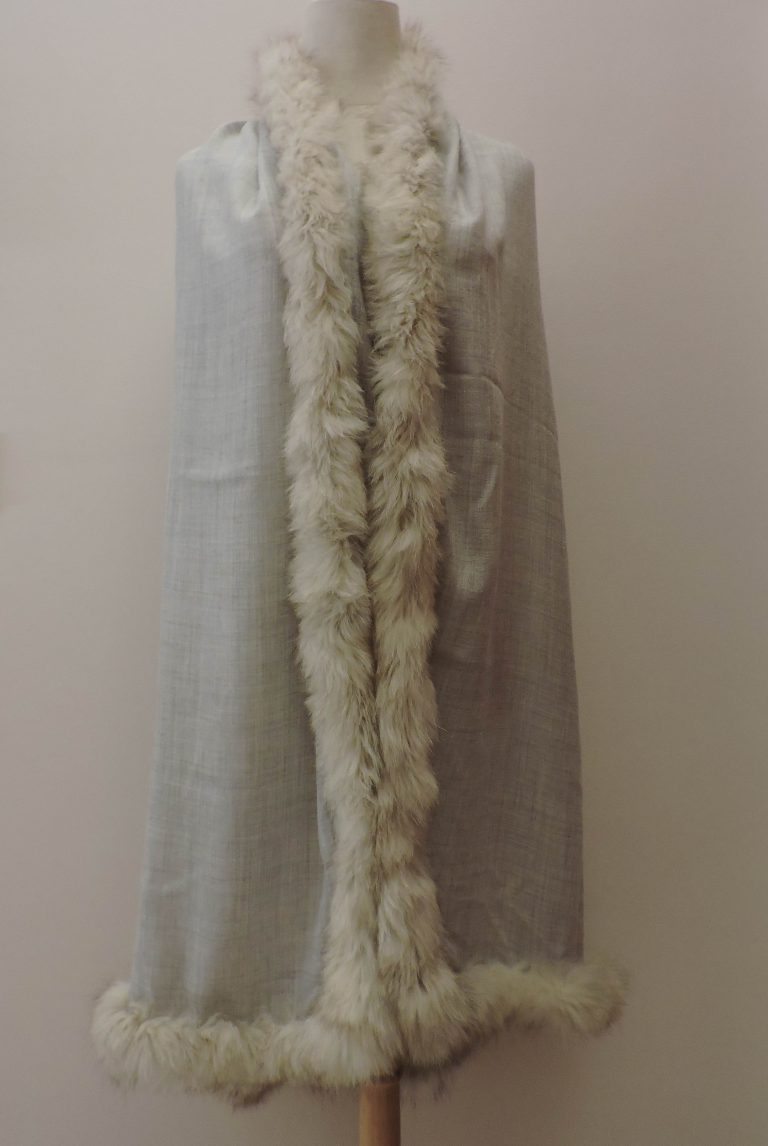 Grey Pashmina Shawl With 3 sides Cream Fur Trim – Artzest